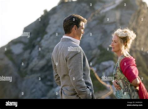 PIERCE BROSNAN MERYL STREEP MAMMA MIA 2008 Stock Photo Alamy