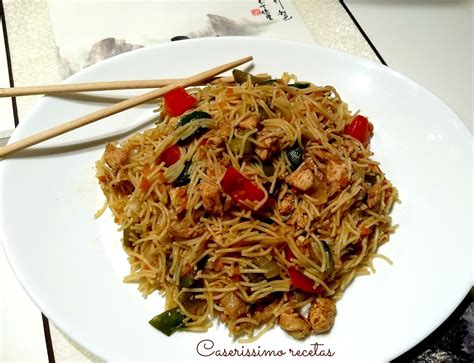 Fideos Orientales Estilo Chaw Mi Fen De Pollo
