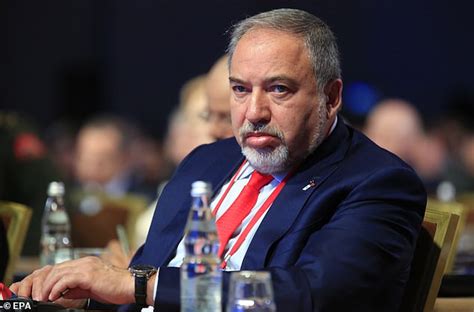 Israels Defence Minister Quits Over Gaza Ceasefire Daily Mail Online