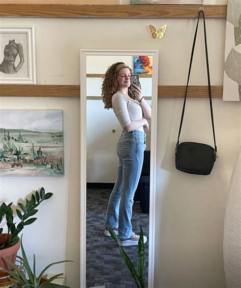 Simple Boho Casual Outfit Curly Hair Jadyn Elizabeth Curly Hair