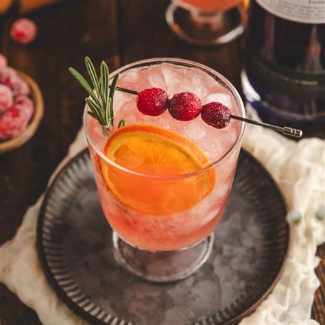 Easy Cranberry Gin Fizz Cocktail Mocktail Option Healthy Little Peach