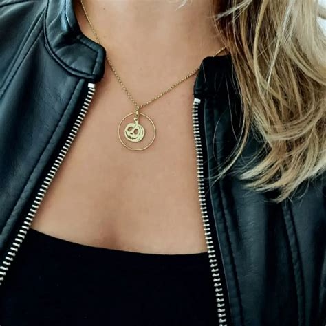 Pumpkin Necklace In A Circle C21hal01au Wassermaneu