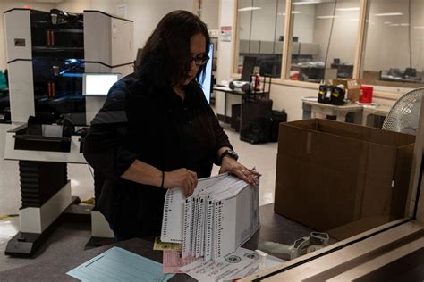 Us Postal Crisis Has States Looking For Alternatives To Mail In Ballots