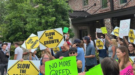 Deering Park Protesters Fill Nsb City Chambers As Board Approves Pud