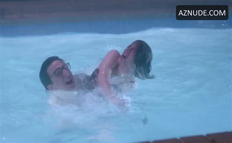 Paul Rust Sexy Shirtless Scene In Love AZMen