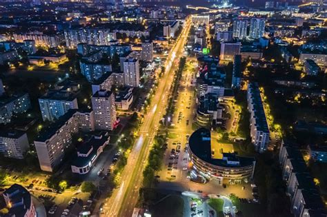 벨라루스 민스크 시의 조명거리와 건물의 꼭대기에서 야간 보기 0명에 대한 스톡 사진 및 기타 이미지 0명 가로등 거리