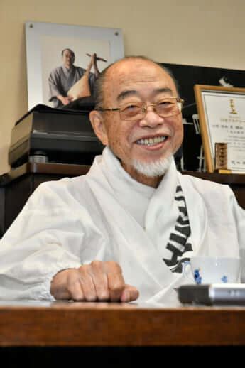 小椋佳が最愛の妻と別居し“週末婚”を選んだ理由 タバコは1日2箱、毎日コーラを飲む「不健康人生観」（写真1） デイリー新潮