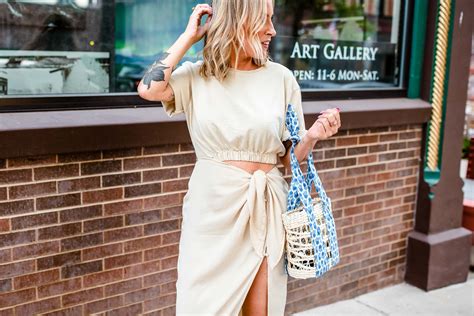 Found A Summer Maxi Dress With A Li L Sexy Edge The Mom Edit