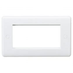 Knightsbridge Curved Edge A Round Pin Socket CU U At UKES