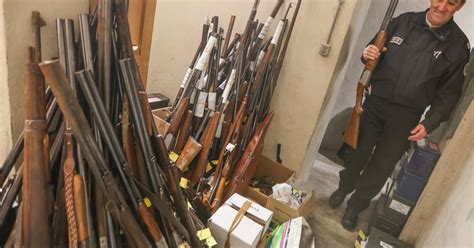 drôme des centaines d armes et des milliers de munitions ont été