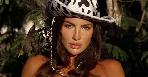 Lucía Javorcekova La Ciclista “más Linda Del Mundo” Esquivó La