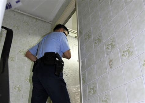 業主登門聞惡臭 揭獨居租客燒炭亡｜即時新聞｜港澳｜oncc東網