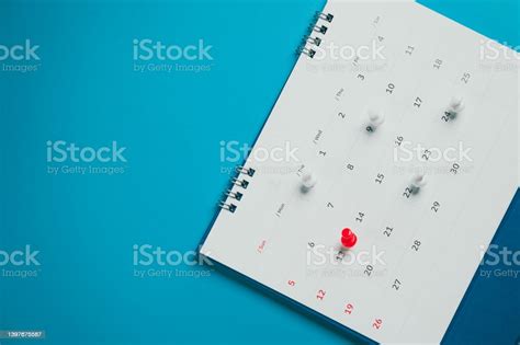 화이트 캘린더 2022 개월 일정 작업 계획 및 생활 개념에 대한 상단 보기를 닫습니다 0명에 대한 스톡 사진 및 기타 이미지