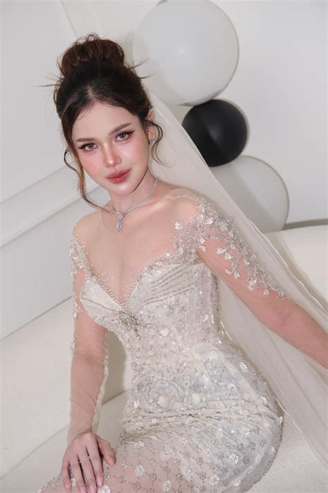 Classy Studio บริการเช่าชุดแต่งงานบางแสน ชลบุรี Chon Buri