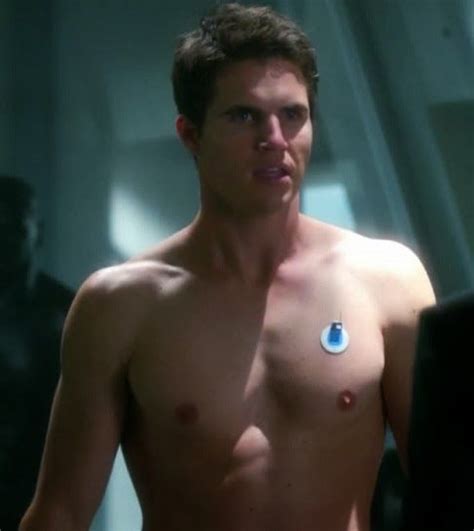 Robbie Amell On The Tomorrow People Movie Scenes Movie Tv Robbie