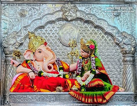 Akhil Mandai Mandal आजचे दर्शन 🌼 १३०वर्षमंगलजोडीची