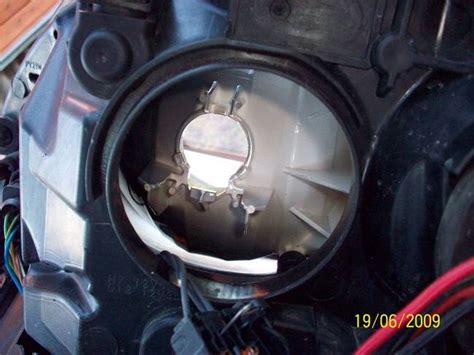 Как поменять лампочку ближнего света на форд фокус 2 Перевірка браузера будь ласка зачекайте