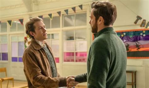 Outlander Explained Is Rob Cameron A Time Traveler Heres Who Can Time Travel Tv