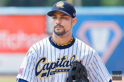 Yuniesky Gourriel virtual líder de bateo en liga canadiense de beisbol Béisbol Facetas