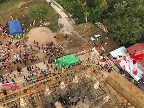 ဒေသခံရာချီကြိုဆိုခဲ့ကြတဲ့ မိုင်းဖုန်းဆရာတော်ကြီးရဲ့ ထီးတော်တင်ဦးဆောင်ပွဲ Myanmarload