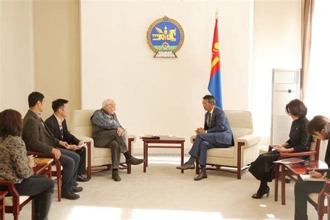 Эрмитаж дахь Монголын түүх соёлын өв дурсгалуудыг Улаанбаатар хотод