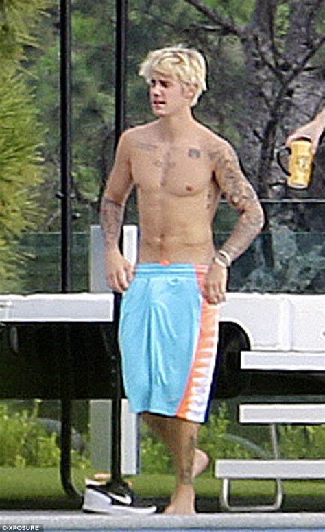 Justin Bieber Posts Bulgetastic Picture To Prove He Wasn