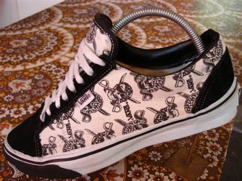 Zone7style Vintage Vans Old Skool Pirate Skulls
