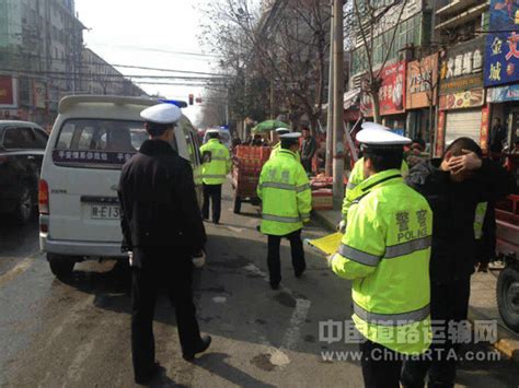 陕西 潼关城区交警全员上岗整治疏导道路交通（图文） · 中国道路运输网（专业道路运输门户）