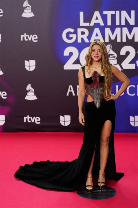 Galerie Foto Shakira a fost însoțit de cei doi copii ai ei la
