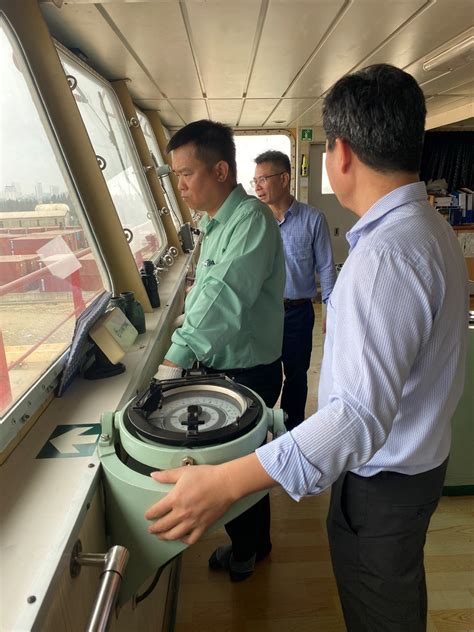 LÃnh ĐẠo CÔng Ty VẬn TẢi BiỂn Vimc CÙng ĐoÀn CÔng TÁc XuỐng ThĂm VÀ