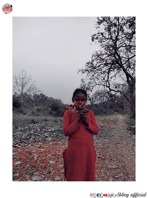 অব্যয় এই যে এক ছোট্ট কিশোরী মেয়ে দাড়িয়ে আছে হতে পলাশ ফুল নিয়ে। গগন চুম্বী স্বপ্ন তার