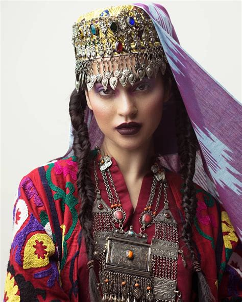 Таджикский национальный костюм женский (44 фото)