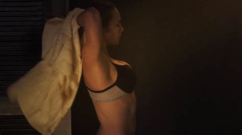 Danielle Savre Nude Pics Página 1