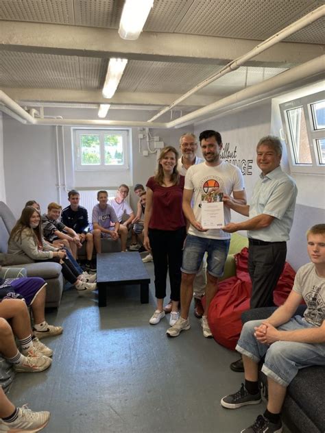Urkundenvergabe zum Wettbewerb SpardaImpuls Platz GKS Wüstenrot