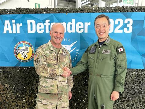 梅シャツ On Twitter Rt Jasdfpao 6月20日、内倉空幕長 は、カヴォリ欧州連合軍 最高司令官と会談し、日本が
