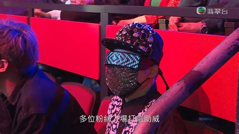 「屯门娜娜」晒终极性感喷血婚纱相 谷胸透视晒胸部纹身拗腰合照见真身 星岛日报