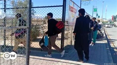 ۳۰ مهاجر افغان از زندان‌های پاکستان رها شدند Dw ۱۴۰۱۸۱۷