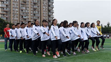 9个人的队形图片 9个人好看的队形 九人变队形简易图 大山谷图库