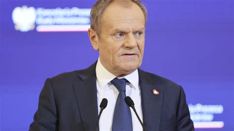 Gigantyczne zarobki Adamczyka i Pereiry Tusk zareagował Krótka