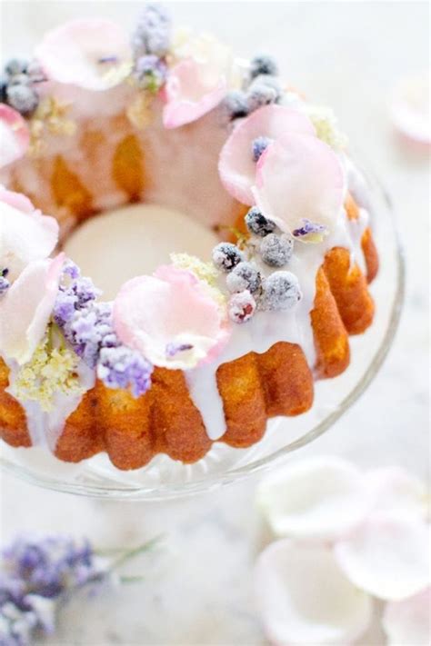 These Edible Flower Wedding Cakes Are Next Level Gorgeous Edible