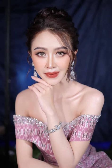 โชว์สวยๆจากหัวหน้าบอย ศิริชัย อุ้ย อรุณี หมอลำใจเกินร้อย แฟนเพจ Facebook