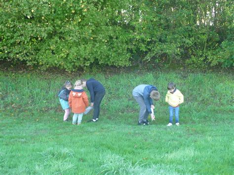Chasse Aux Trésors Au Parc De La Coulée Verte