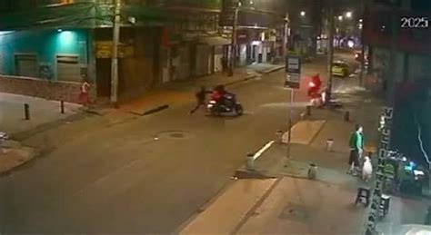 Robo De Celulares En Bogotá Hombre Persiguió A Ladrones Y Recuperó Su
