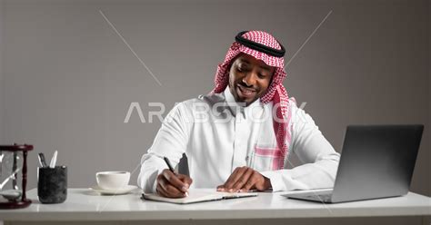 تناول المشروبات الساخنة، استخدام الأجهزة والتقنيات الحديثة والمتطورة