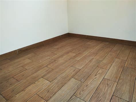 Foto Acabado En Escalera Con Cortes De Romo Arquitectos Habitissimo