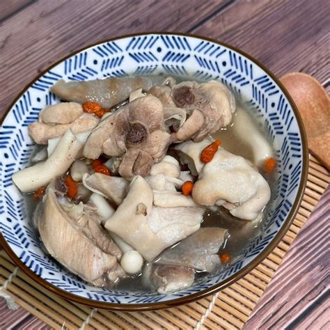 國宴主廚邱寶郎手作白胡椒豬肚雞湯