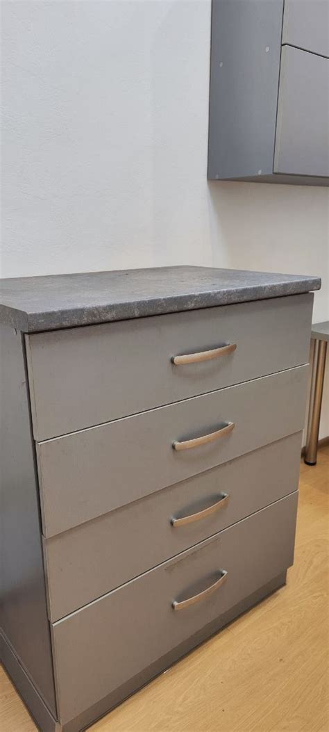 Меблі для кухні 2 шафи тумба та столик 1 000 грн Кухонні меблі