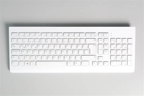 Premium Photo White Computer Keyboard Isolated On Office Desk