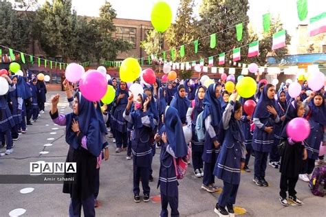 نواخته شدن زنگ مهر در آیین نمادین بازگشایی مدارس به دستان خیر منطقه ۱۸