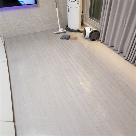 블라인드 블라블라 에어컨청소 후 누수로 인한 강마루 훼손